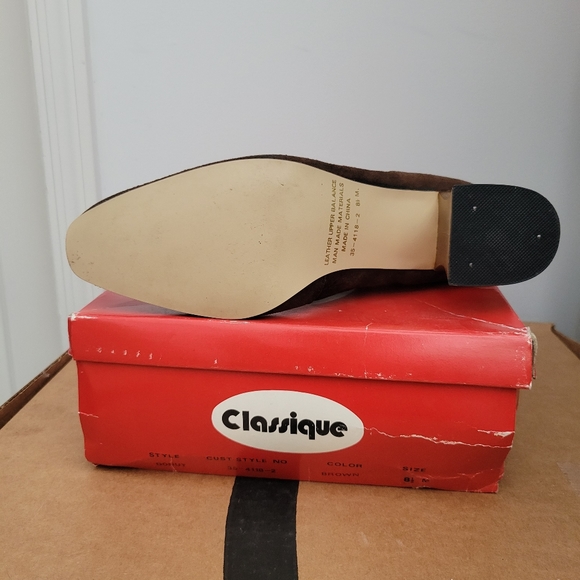Shoes | Vintage 8s Nib Classique Brown Boot Gold Heel | Poshmark